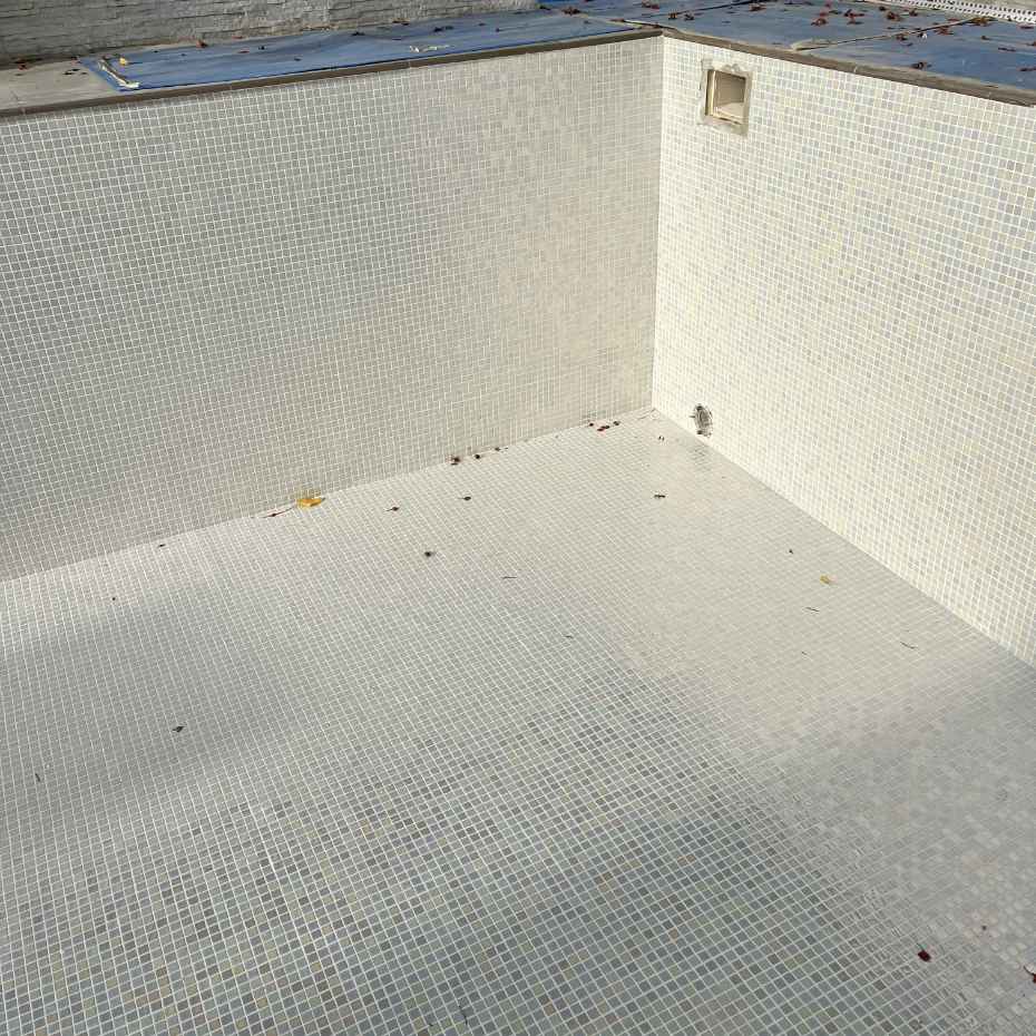 EGM-Pearl 500 | Swimming Pool Mosaic Tiles Supplier In Dubai